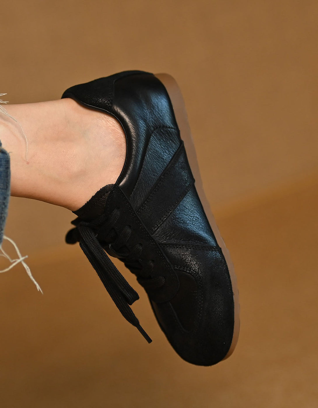 Real Leather Comfortable Meridian Women's Sneakers Black — Obiono