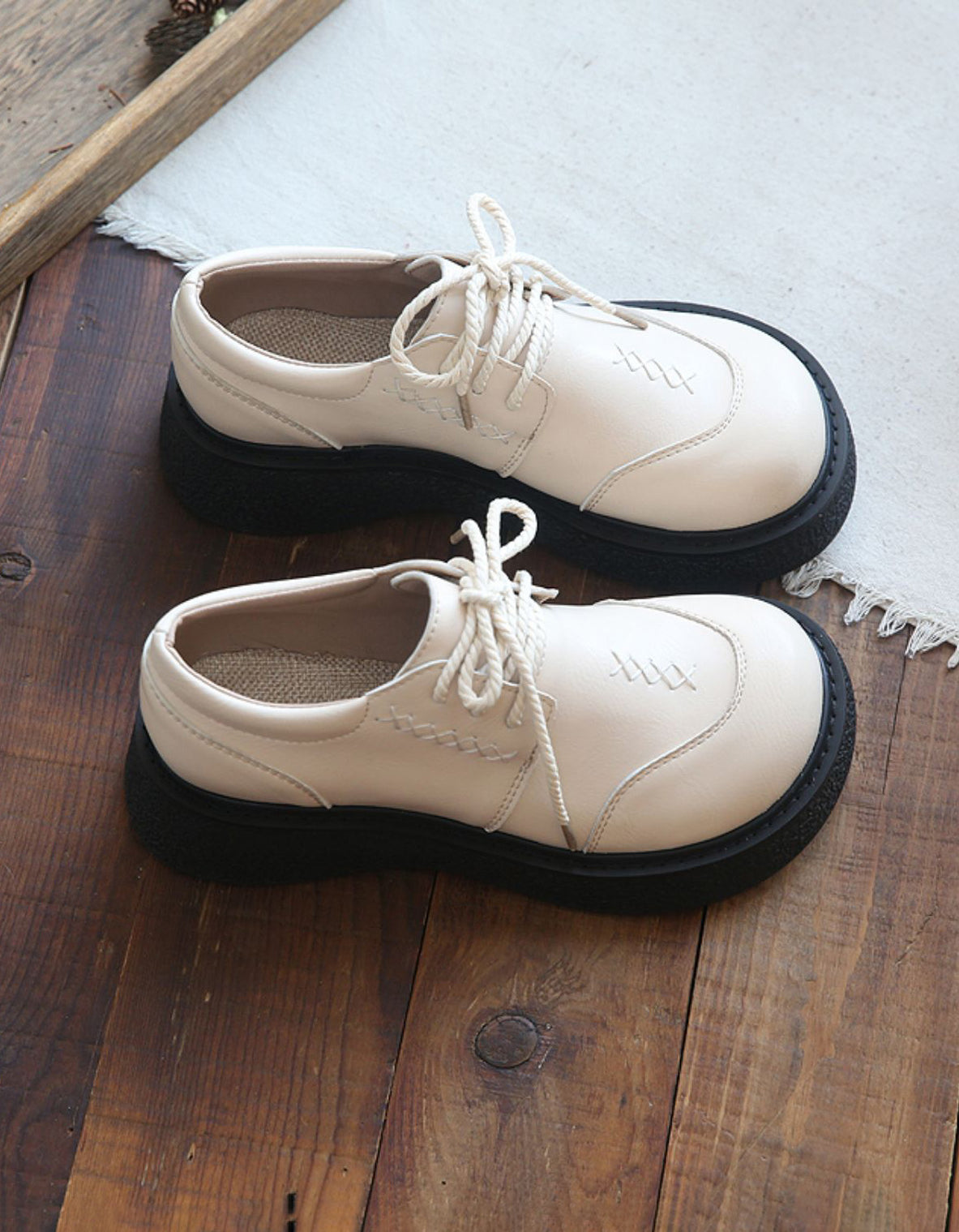Round Toe Comfortable Lace-up Wide Toe Box Shoes — Obiono